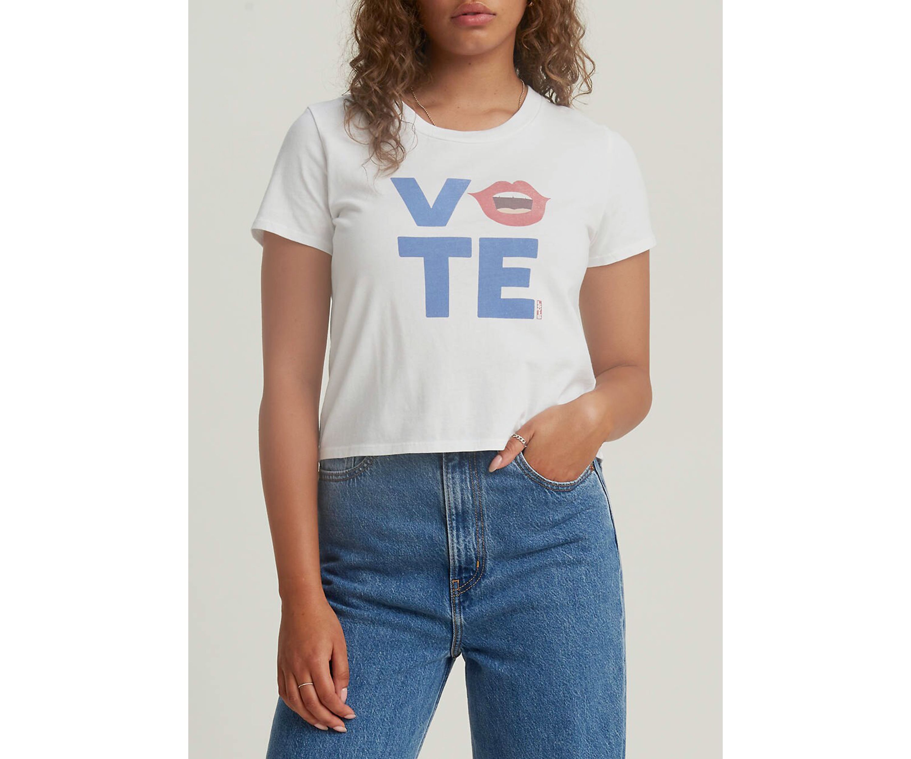 Levi's® Vote Lips Graphic Surf T-Shirt | Belk