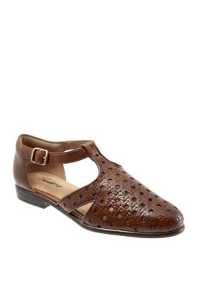 Trotters Leatha Weaved Cut Out Flats | belk