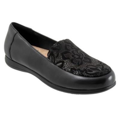 Trotters Deanna Loafers | belk