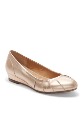 me Too Marcie Pleated Low Wedge | belk