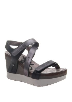 OTBT Wavey Platform Wedge Sandals | belk