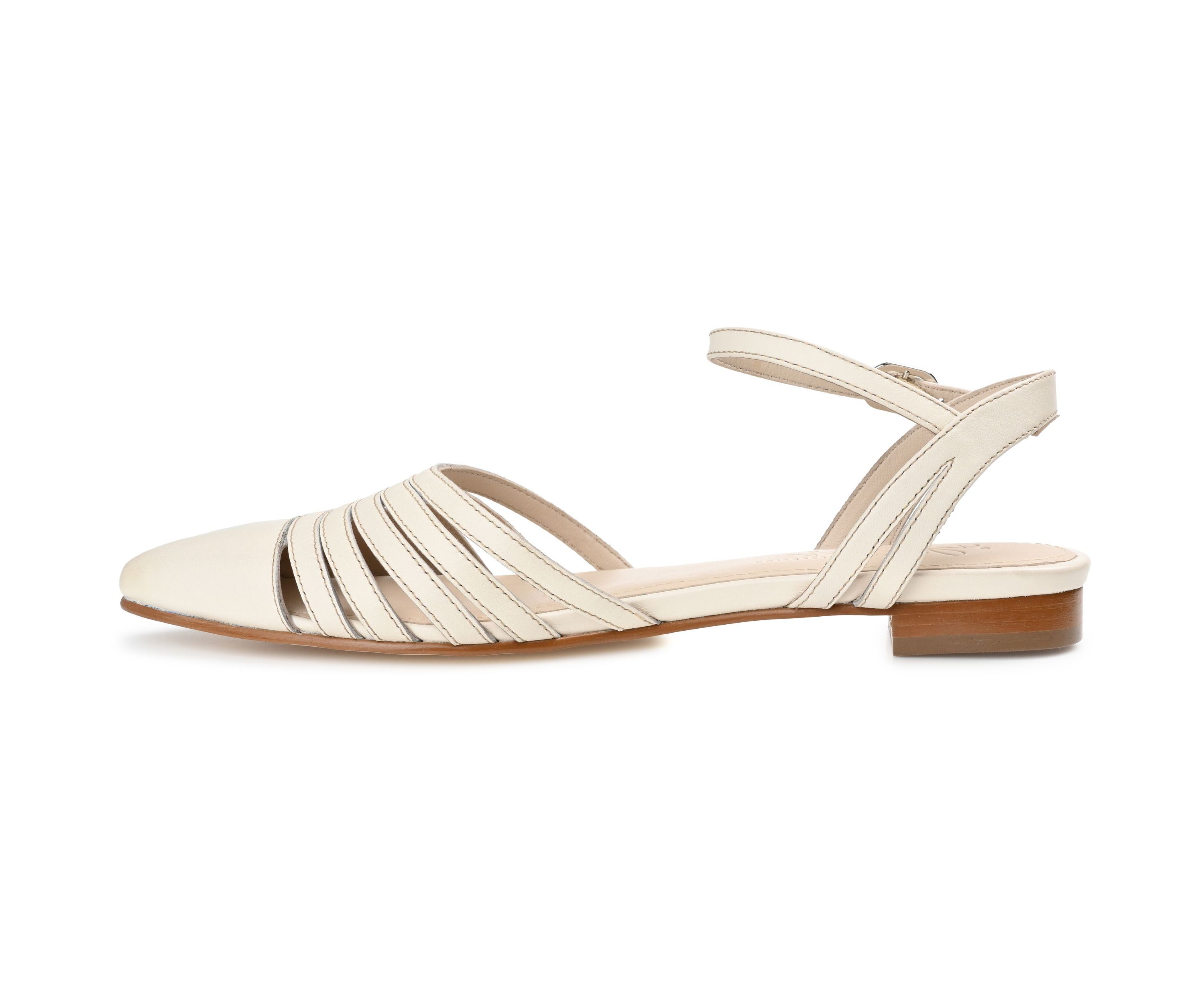 Journee Signature Dexie Flats | Belk