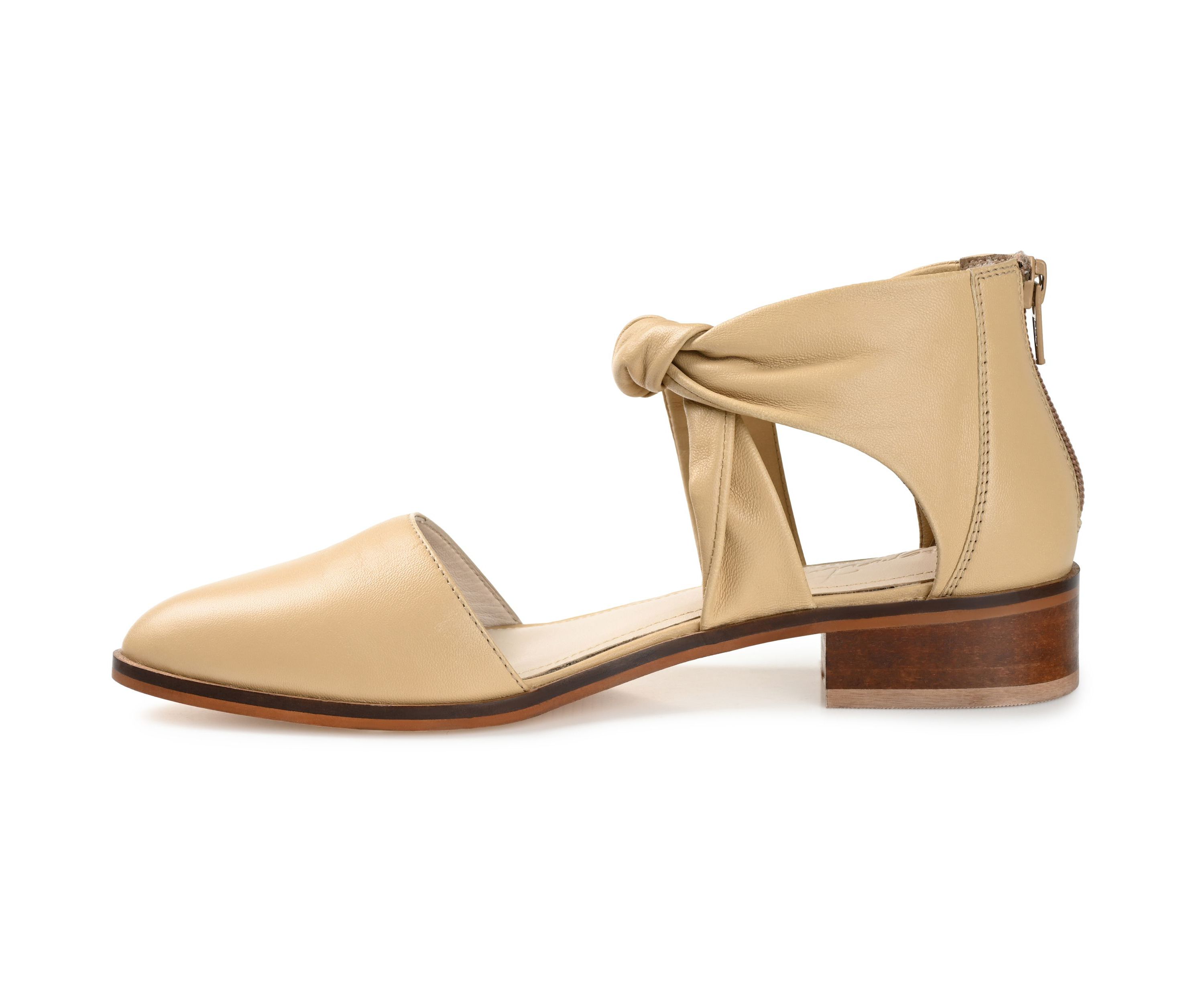 Journee Signature Tayler Pumps | Belk