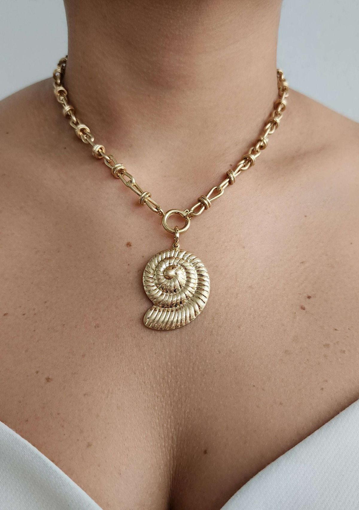 Adornia 14k Gold Plated Chunky Shell Pendant Necklace | Belk