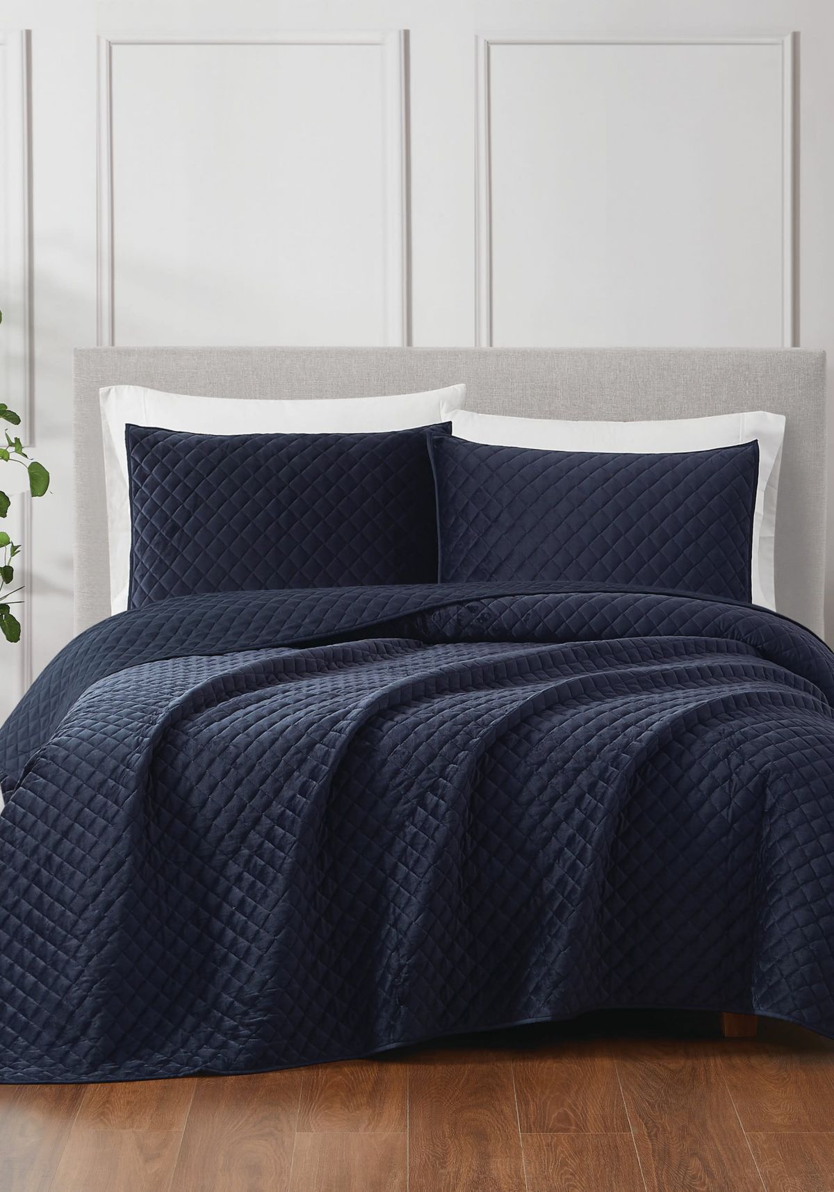 Royal Velvet Royal Velvet Diamond Velvet Navy Blue Twin/Twin XL Quilt ...
