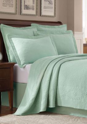 Shop Bedspreads & Bedspread Sets: King, Queen, Full & More | belk