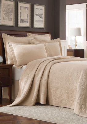 Shop Bedspreads & Bedspread Sets: King, Queen, Full & More | belk