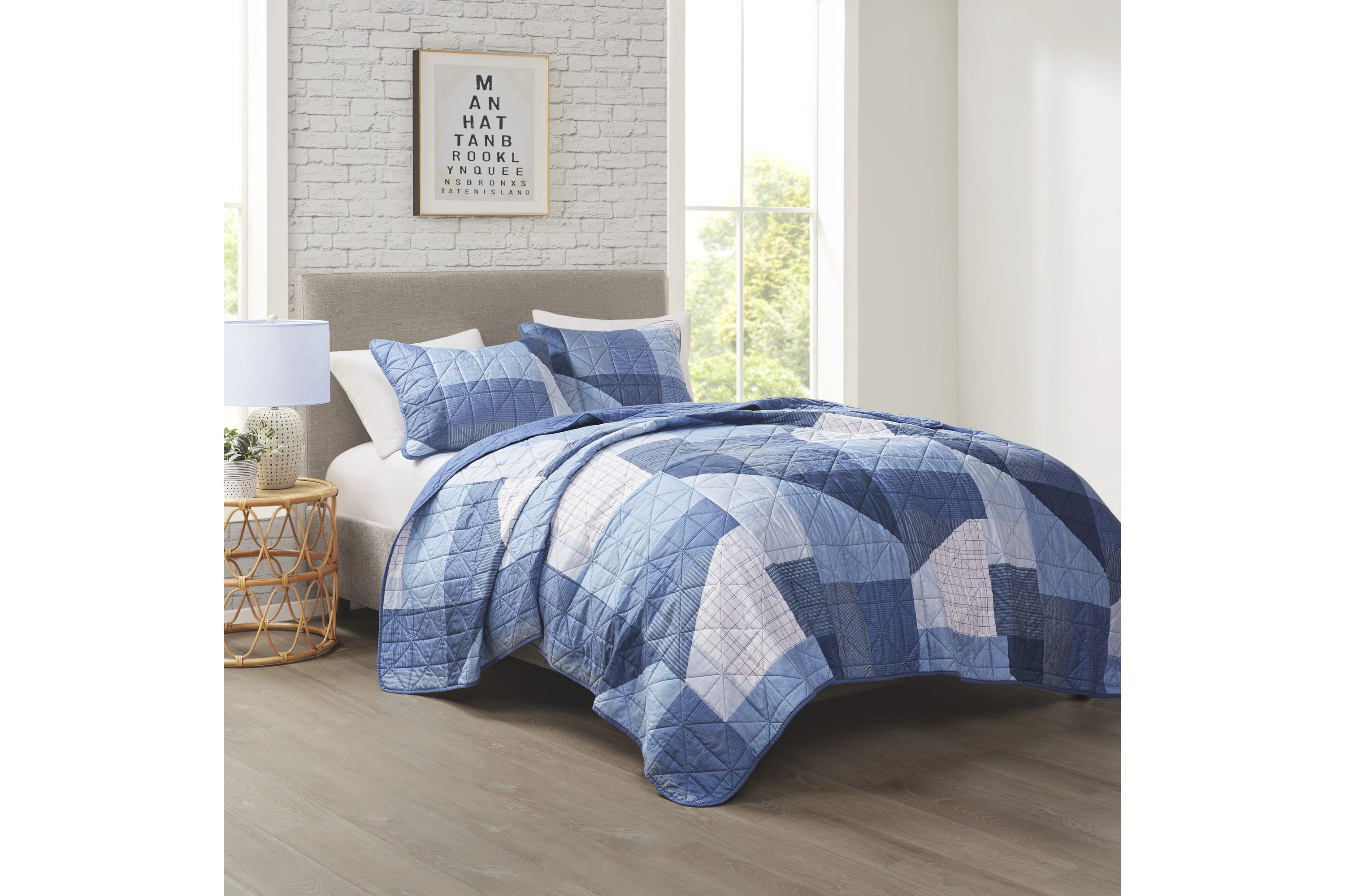 Intelligent Design Skyler Patchwork Printed Reversible Quilt Set | Belk